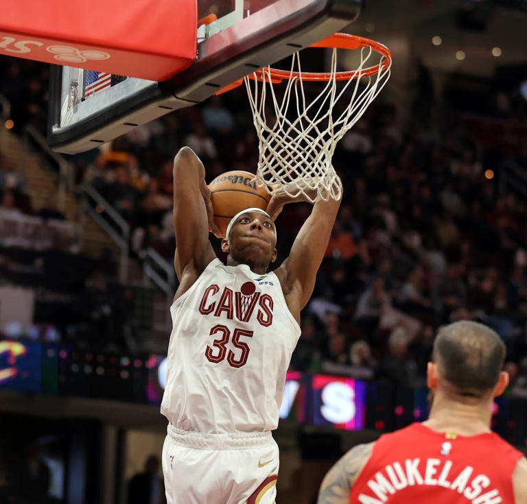 Tired legs doom Cavs against Raptors, 126-113