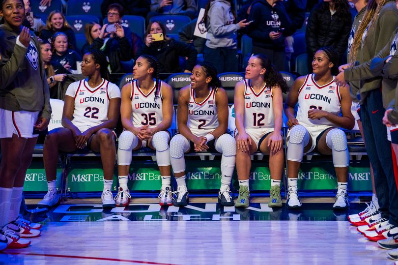Geno Auriemma 'not thrilled' with Azzi Fudd and UConn teammates after win