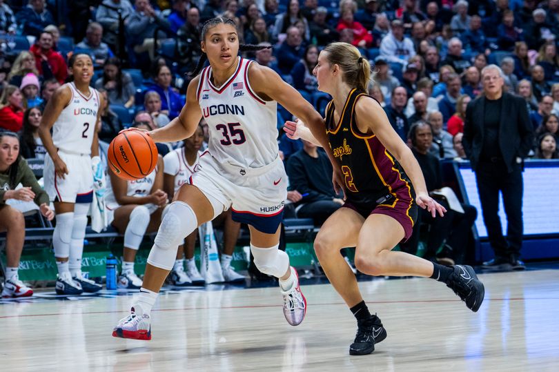 Geno Auriemma 'not thrilled' with Azzi Fudd and UConn teammates after win