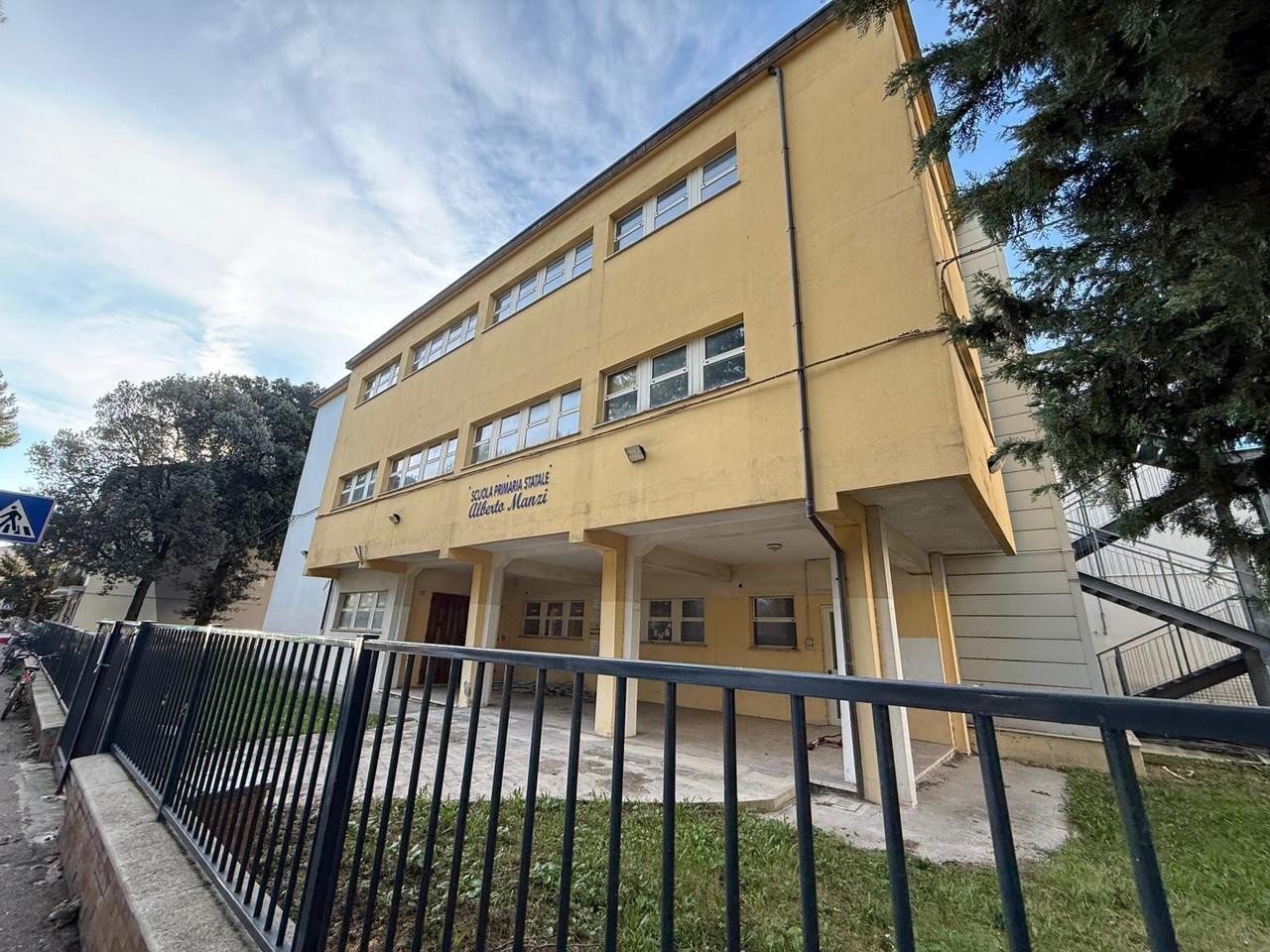 Va all’asta l’ex scuola Manzi. Tra sessanta giorni in Comune ci sarà l ...