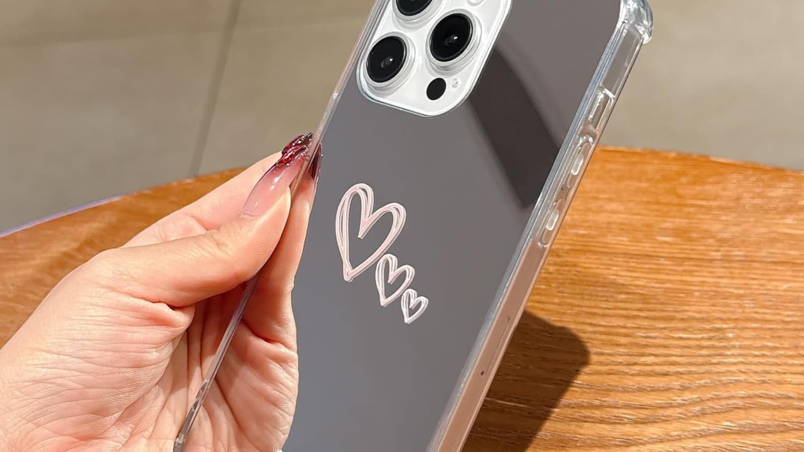Elle coûte moins de 4 euros : cette coque d'iPhone convient à tous les ...