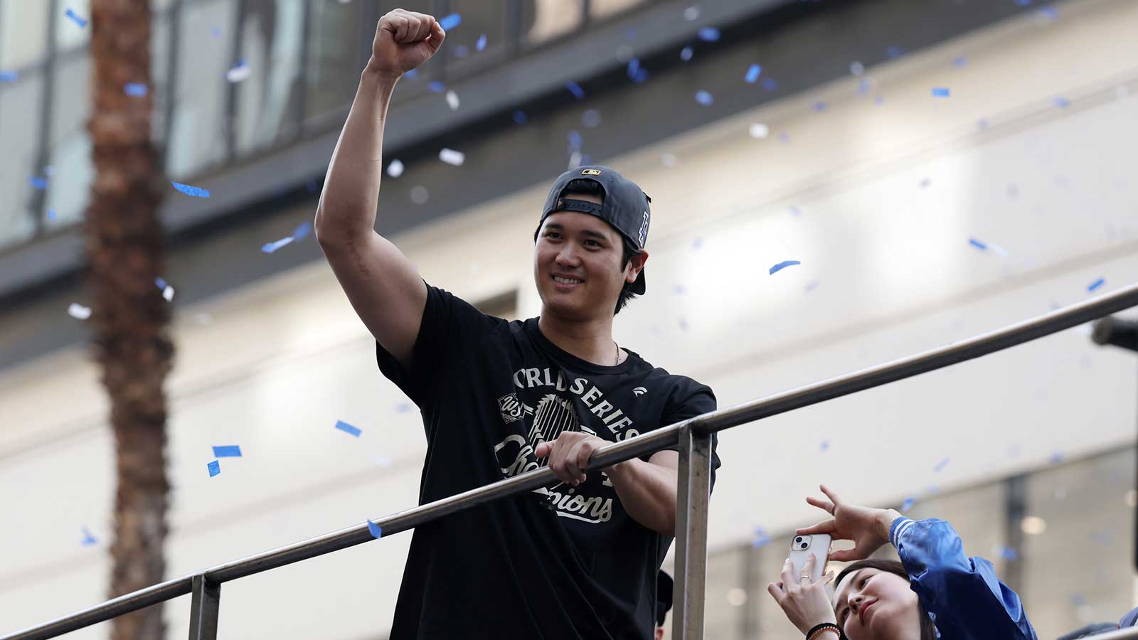 Dodgers star Shohei Ohtani’s gesture after winning MVP catches attention