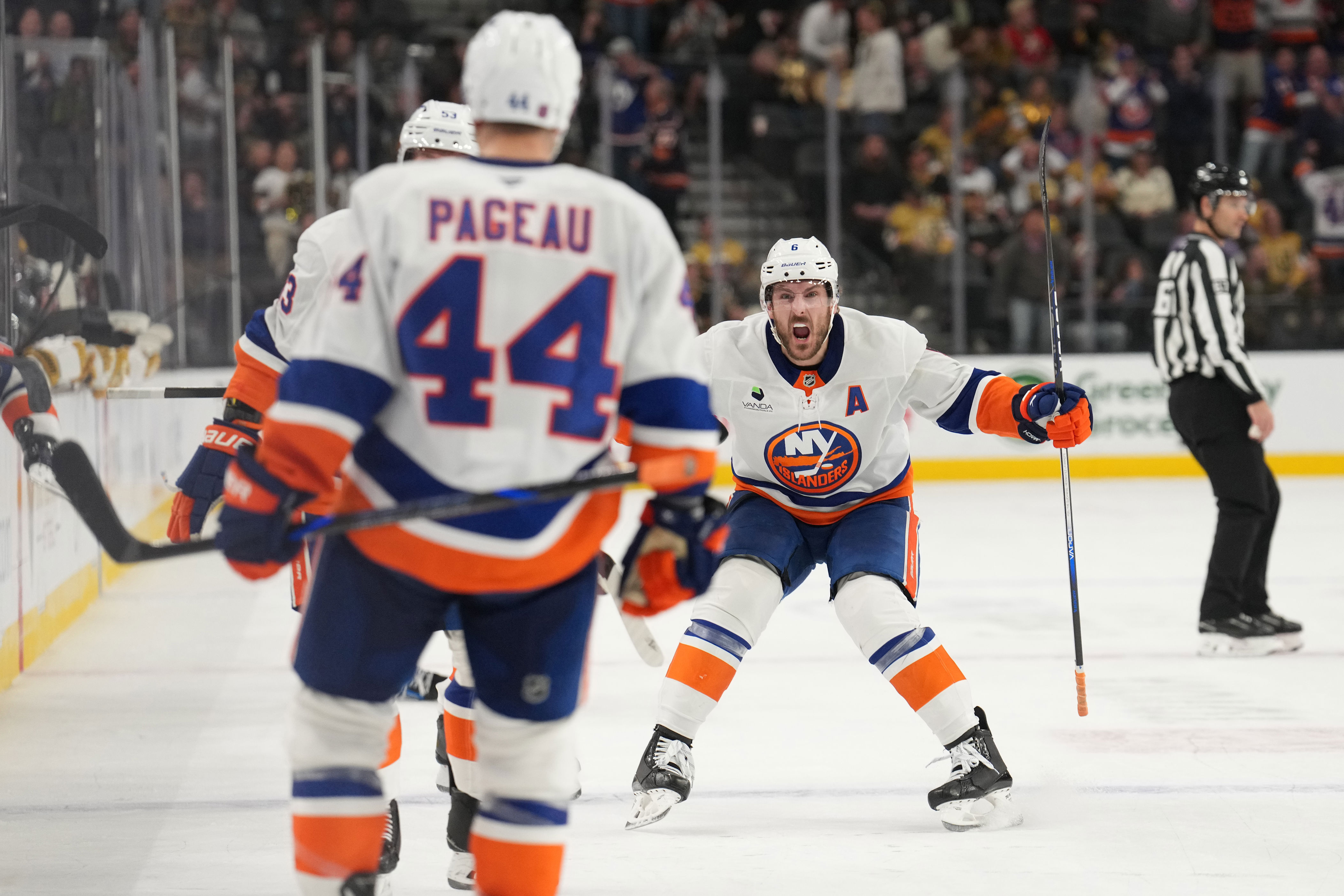 Islanders 4, Vegas 3 (OT): Pageau’s shorthanded stunner caps win