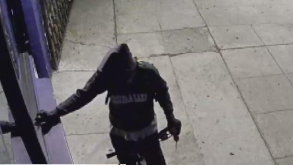 Los Angeles police arrest "Mountain Bike Bandit" accused of more than ...