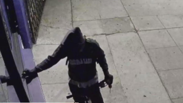 Los Angeles police arrest "Mountain Bike Bandit" accused of more than ...