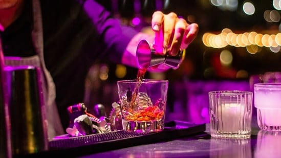 Do you mix electrolytes in alcohol to prevent hangovers? UCLA doctor ...