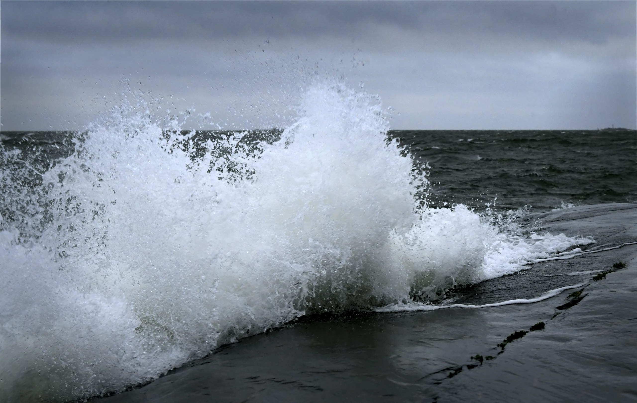 Itämeri on alkanut jäätyä Perämerellä – ohuille jäille ei ole vielä ...