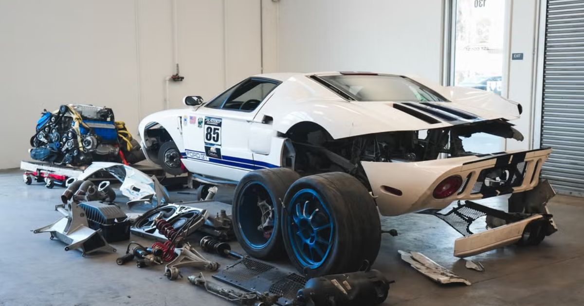 Ils reconstruisent une Ford GT de 2005 avec une livrée insolite
