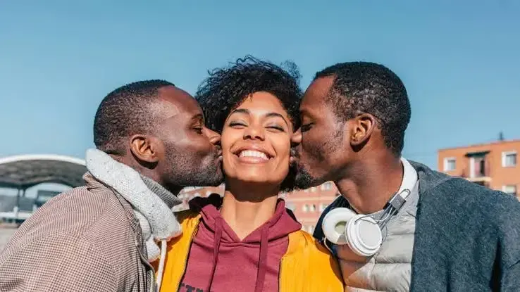 What Is a Poly Relationship, and How Does It Work?