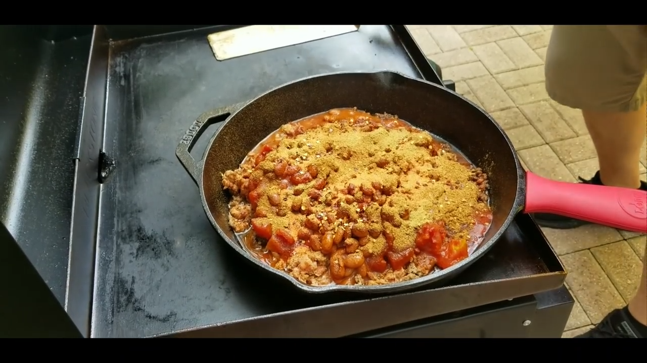 Big Cat 305’s chili dog recipe that steals the show