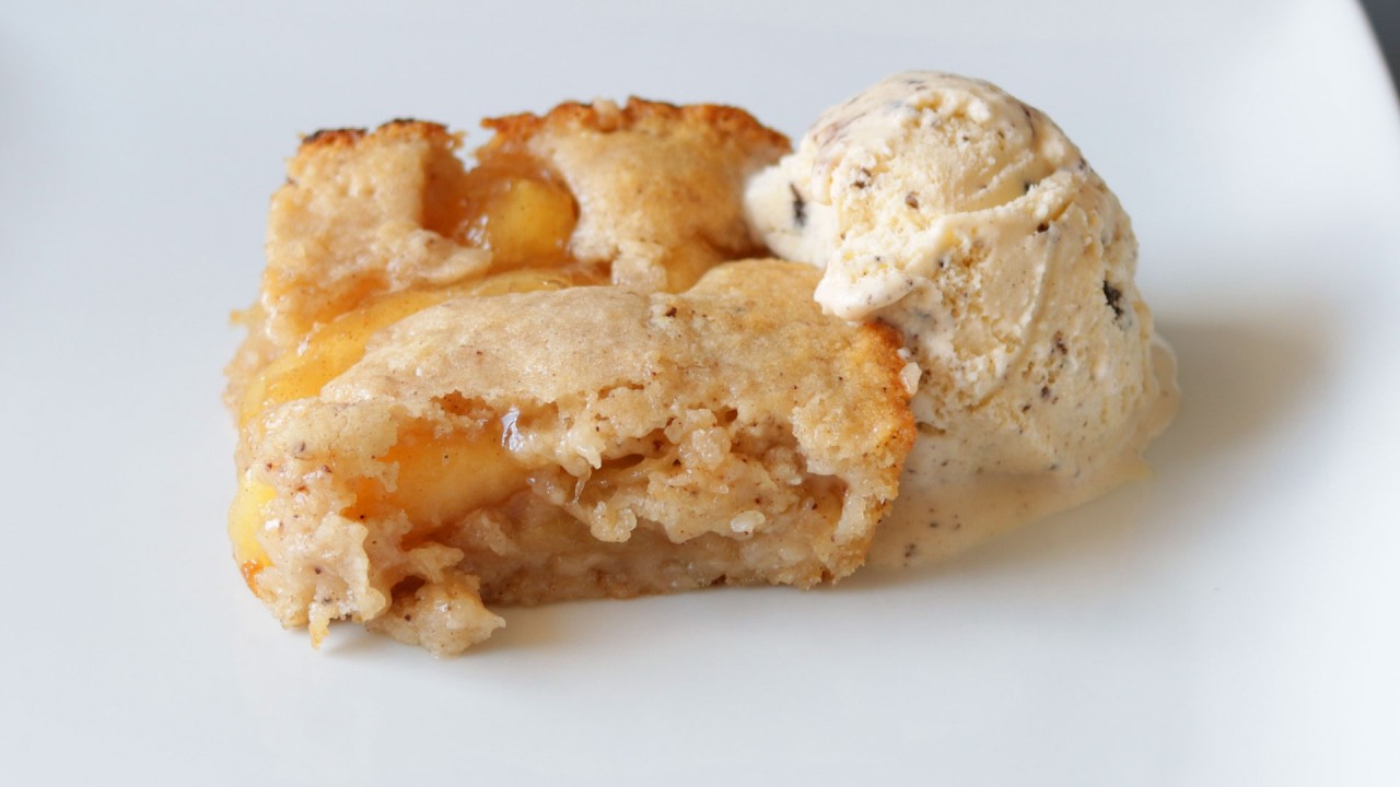 Super easy amazing homemade apple cobbler recipe