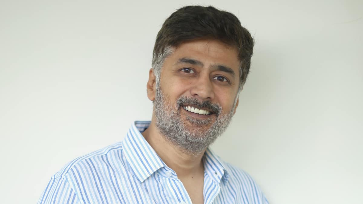 Rahul Ravindran: మగవాళ్ళు షర్ట్‌లు విప్పితే తప్పు లేదా? చున్నీ తీసేసిన ...