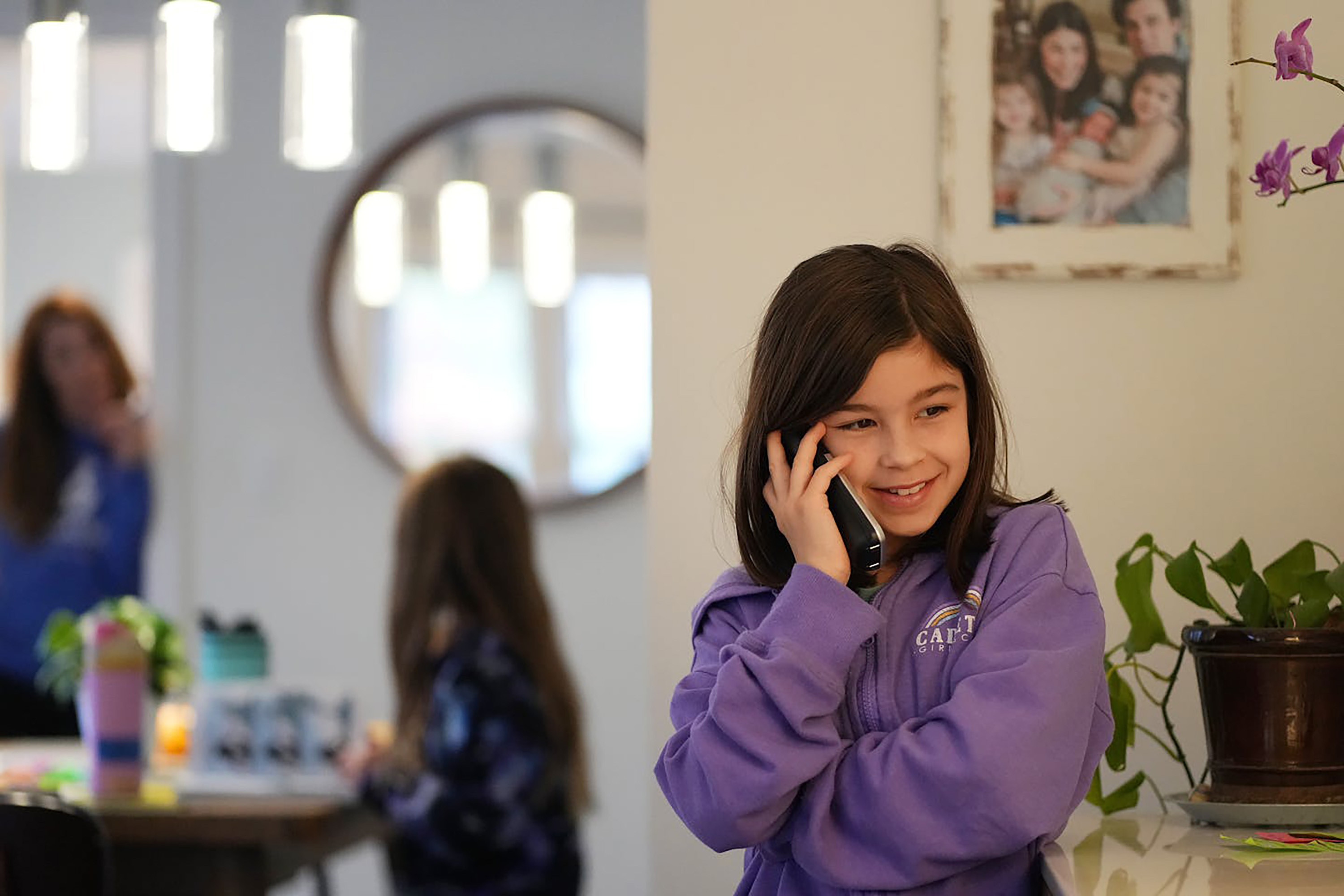 To stave off smartphones, parents answer the landline’s call: ‘I can’t ...