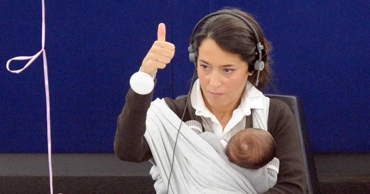 Szavazhassanak meghatalmazottal a babát váró vagy nemrég szült ...