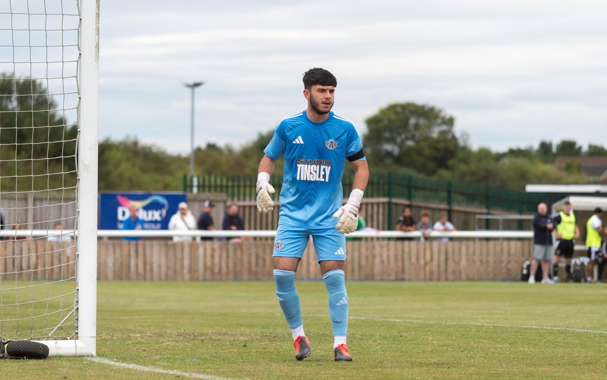 Ashington coach heaps praise on goalkeeper as loan spell comes to an end