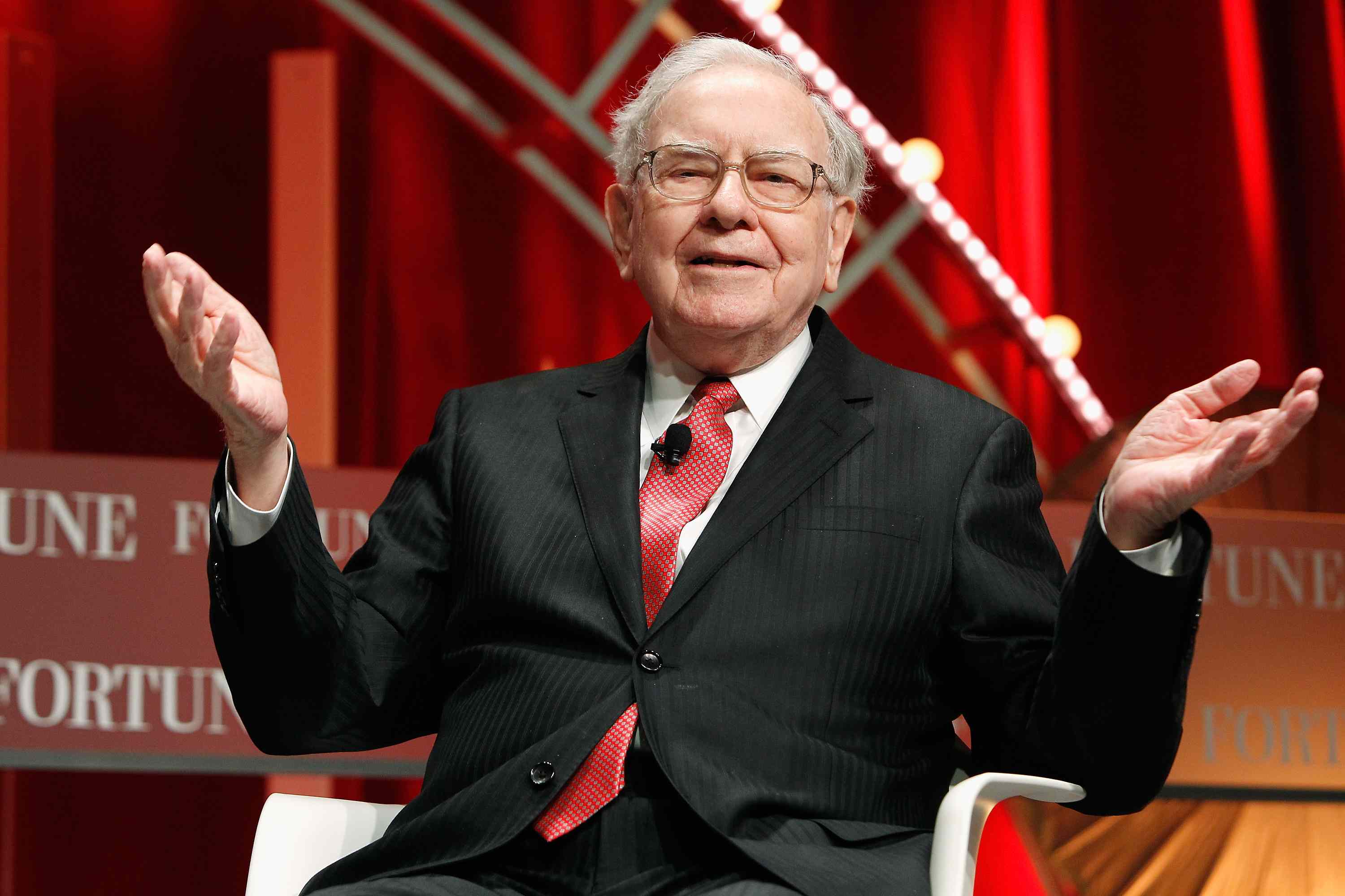 Warren Buffett’s Surprising Advice for Parents: Let Your Kids Read Your ...