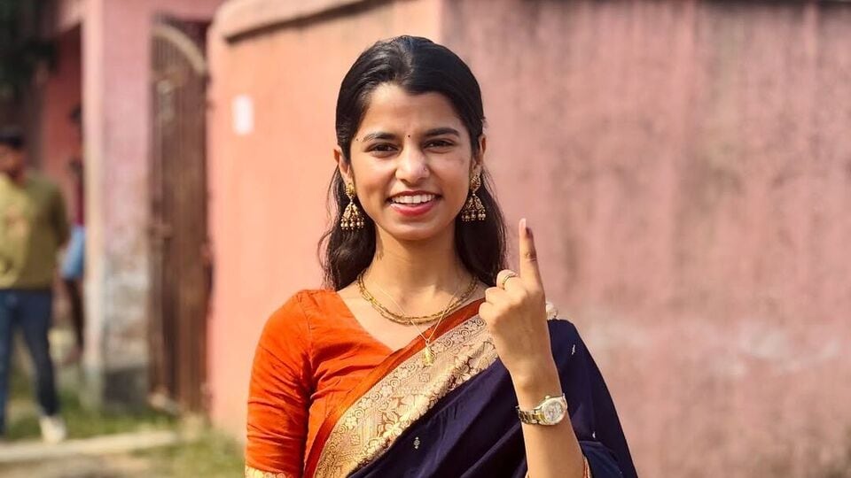 Maithili Thakur, set to become Bihar’s youngest MLA, was once a teenage ...