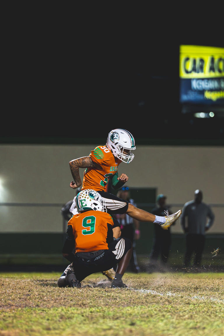 Soccer star Angelo Caporizzo emerges as college football recruit with ...