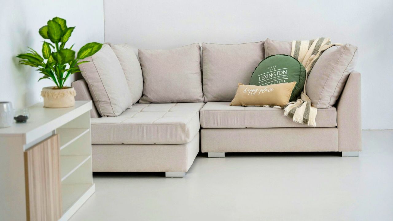 9 tricks that make small rooms feel open and intentional