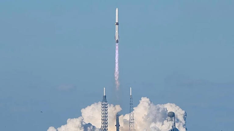 Blue Origin launches NASA’s twin Mars orbiters, lands booster for the ...