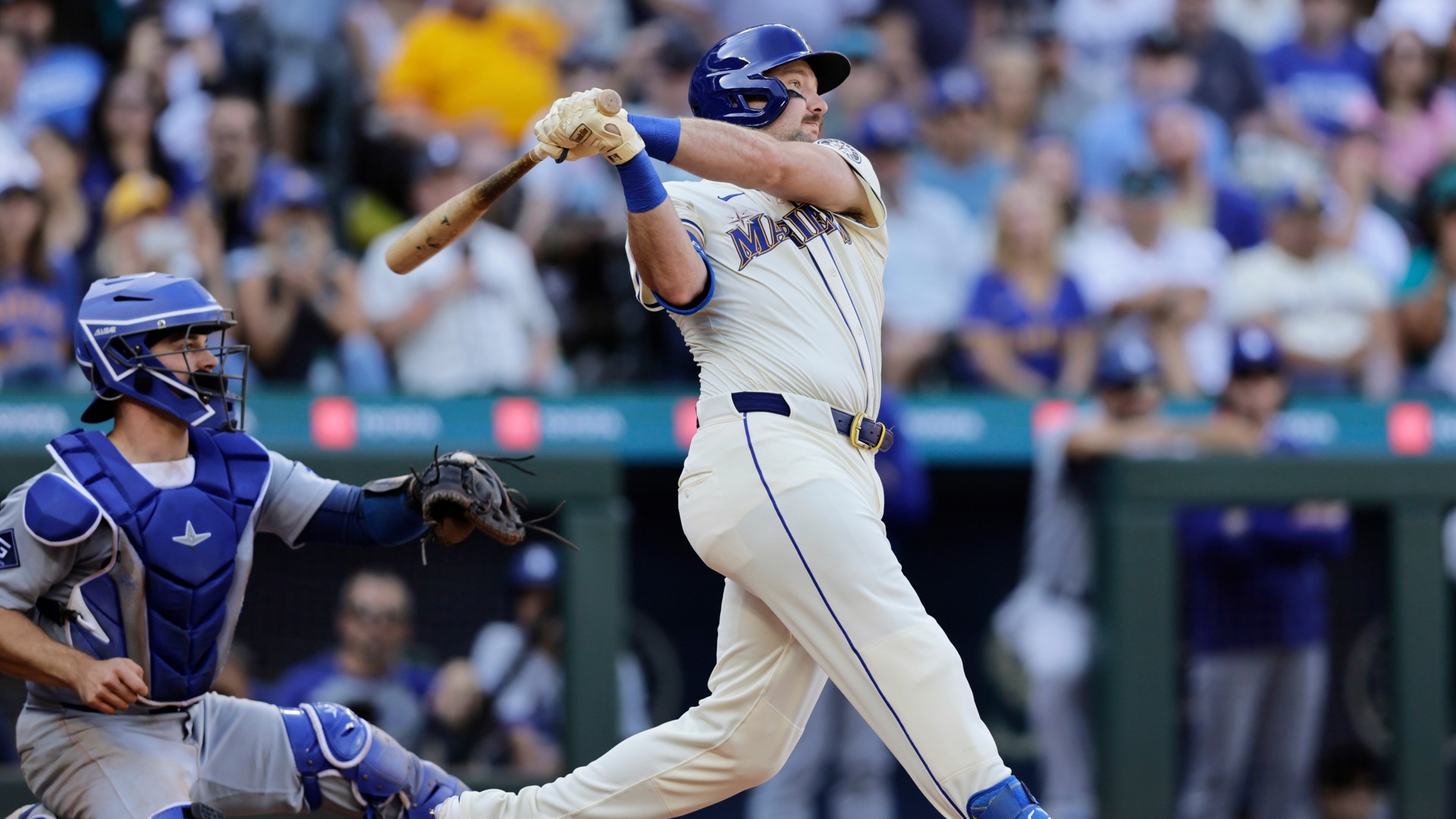 Mariners' Cal Raleigh edged out for AL MVP win