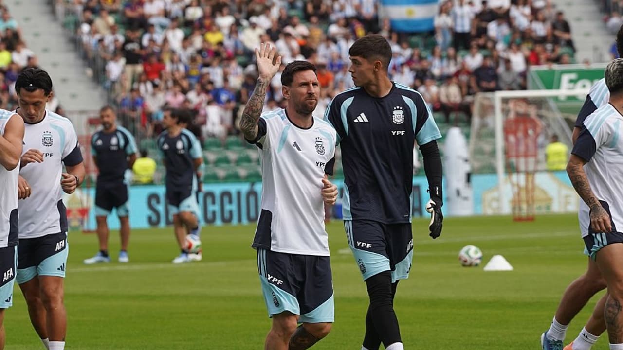 Messi Mania Grips Angola, Fans Erupt as Argentina Land in Luanda