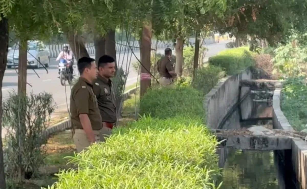 Bengal Man Killed Lover In Bus, Dumped Headless, Armless Body In Noida ...