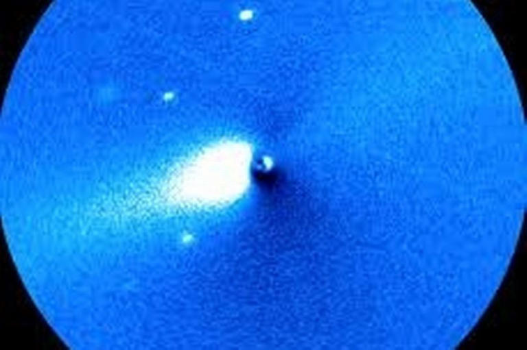New images of 'spaceship' 3I/Atlas as experts claims 'it didn't break ...