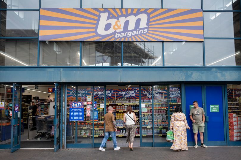 'Perfect' £35 B&M furniture set includes two 'stunning' side tables
