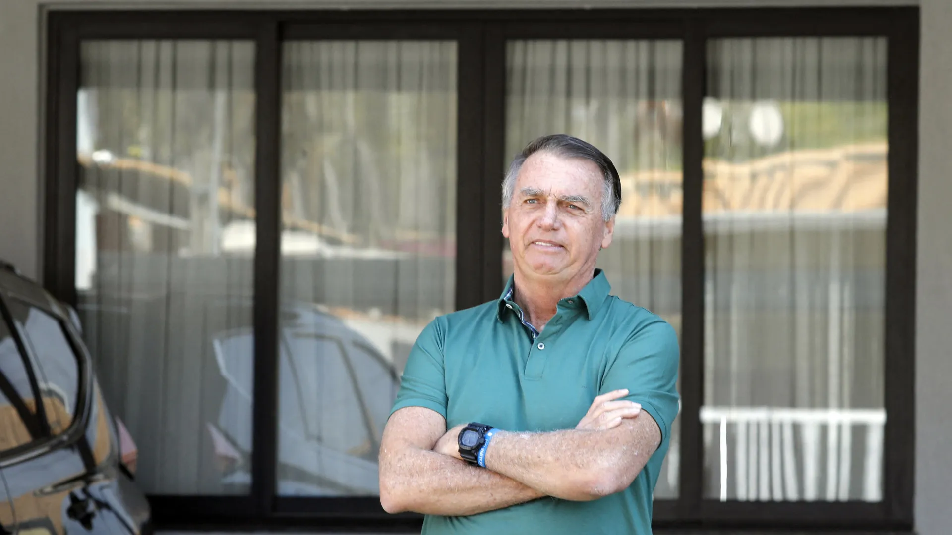 Bolsonaro pede smart TV para acessar YouTube na prisão