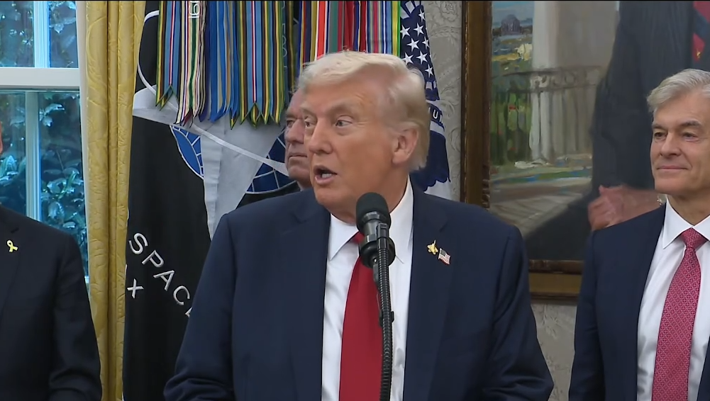 'I'm Looking For Lutnick': Trump Shows Signs Of Mental Decline ...