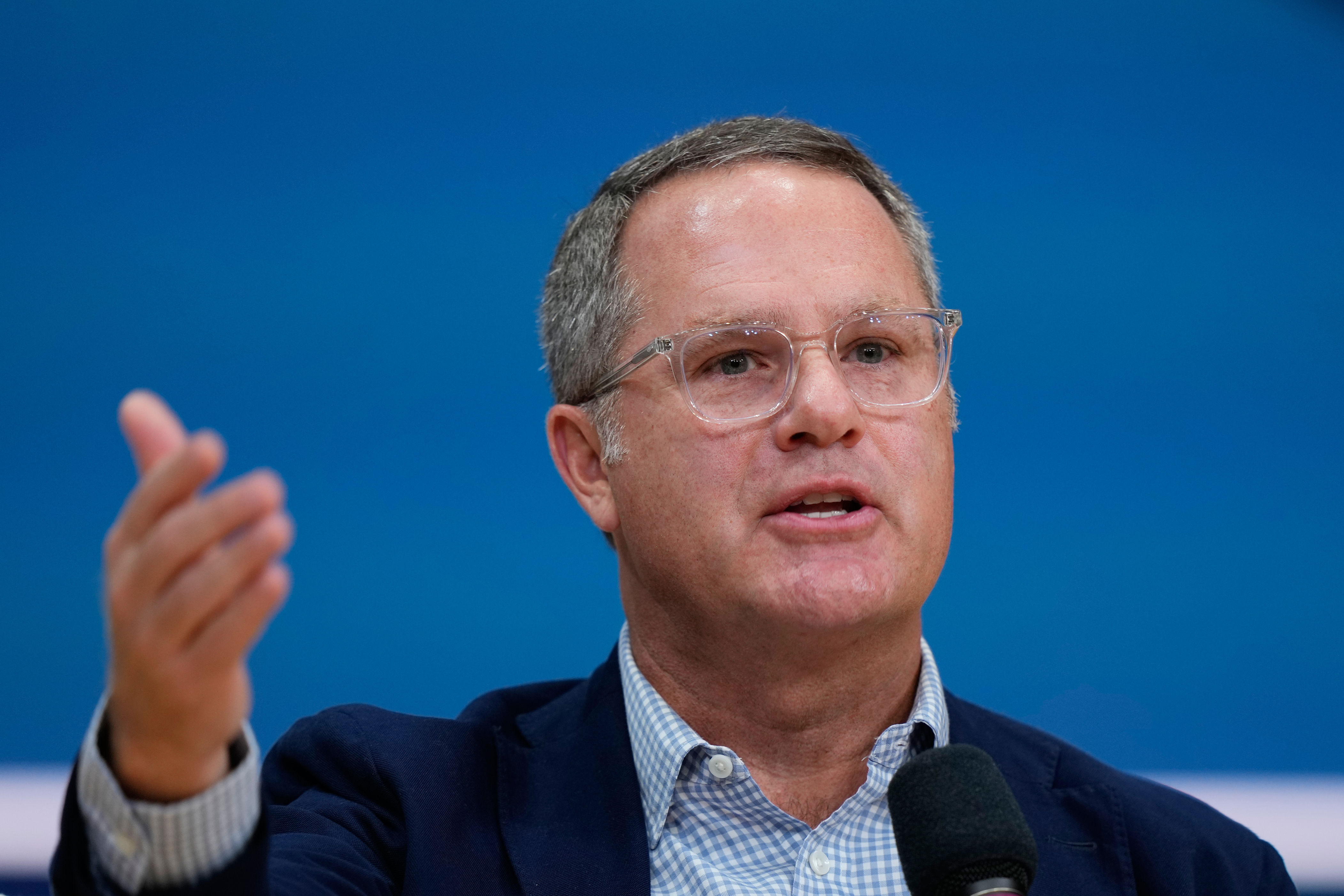 Longtime Walmart CEO Doug McMillon to retire