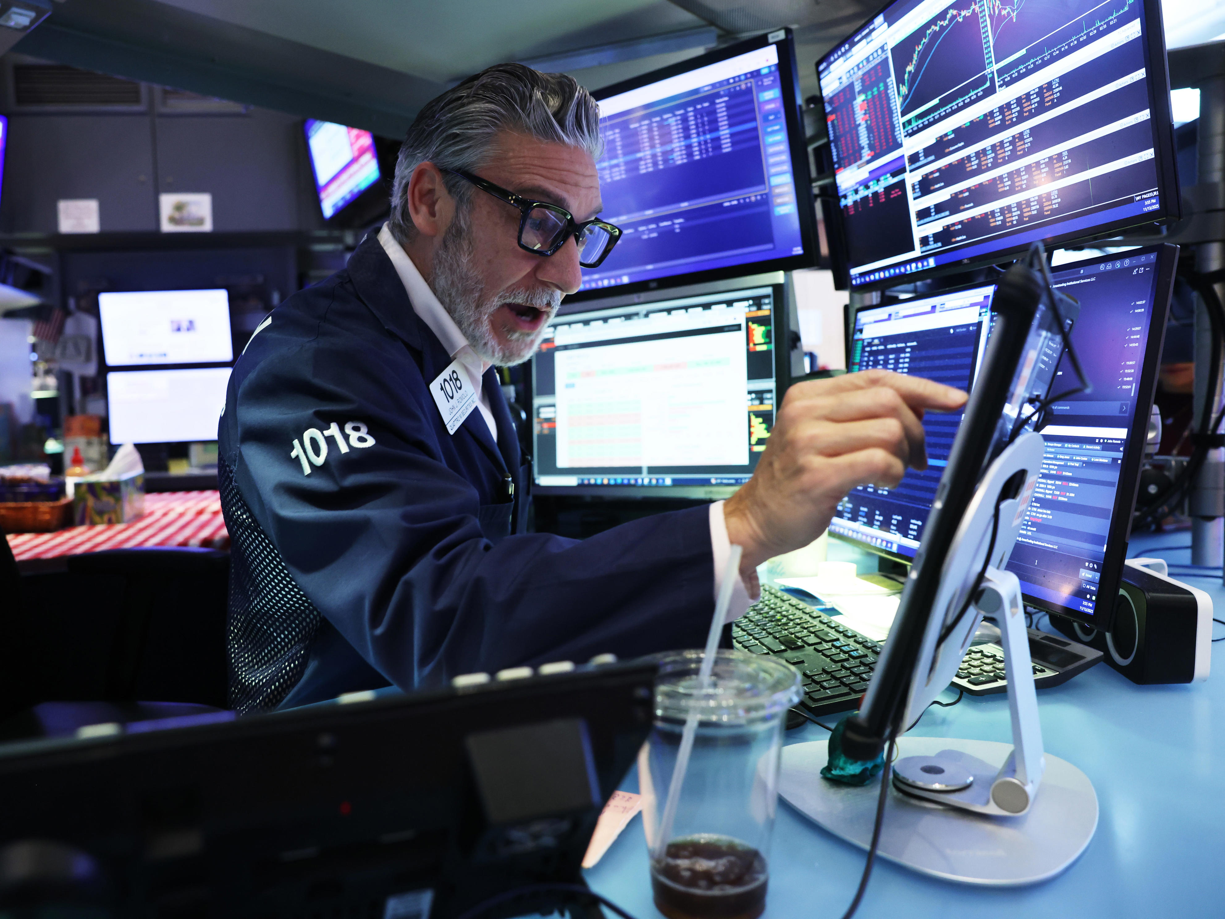 US stocks whipsaw after 3-day sell-off as investors rethink rate cuts