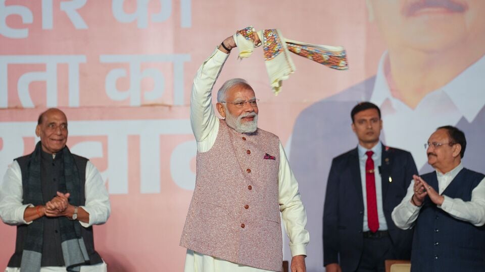 Watch: PM Modi waves gamcha at BJP headquarters to celebrate NDA’s ...