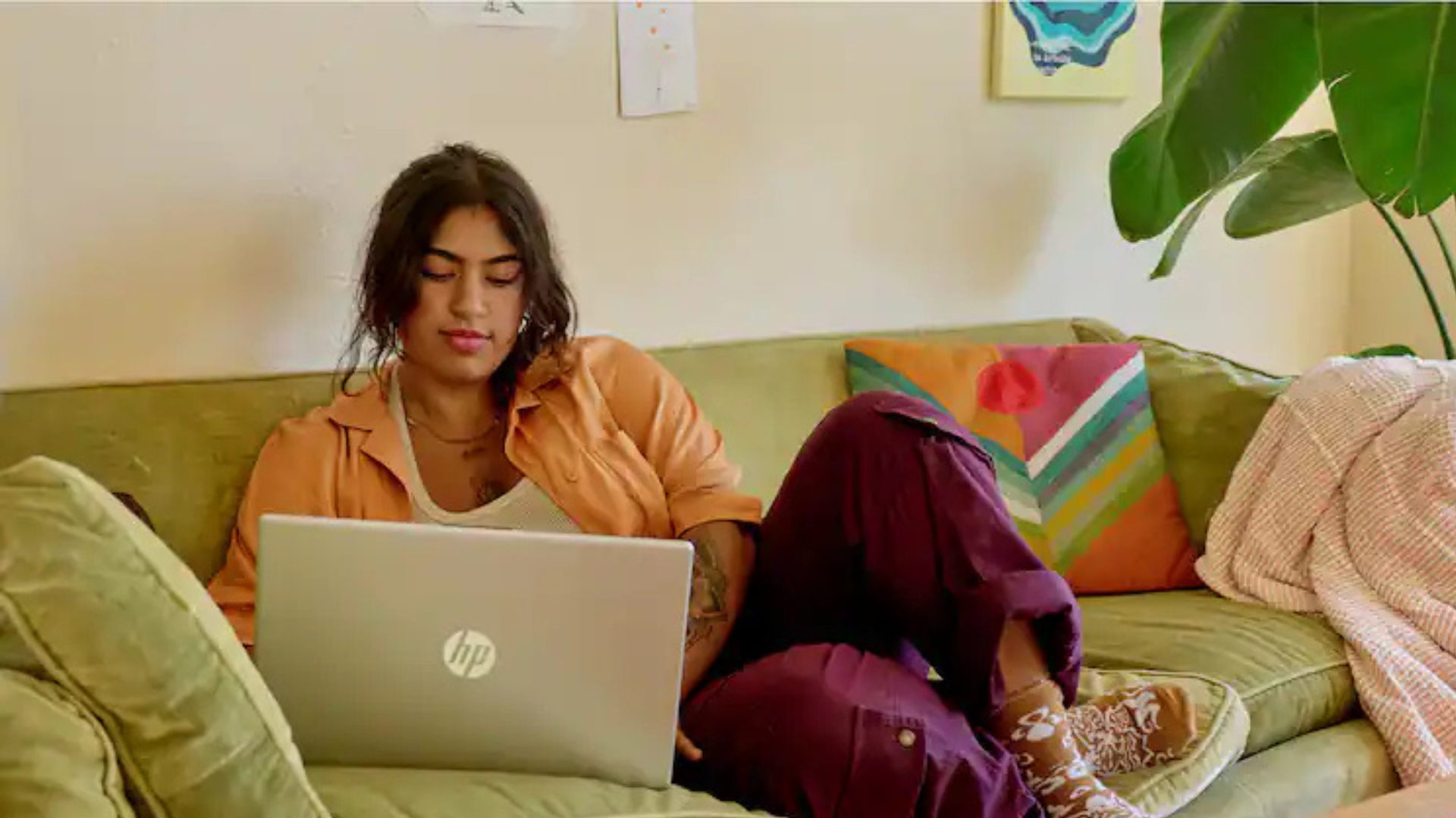 This HP laptop just dropped to $220 for Black Friday