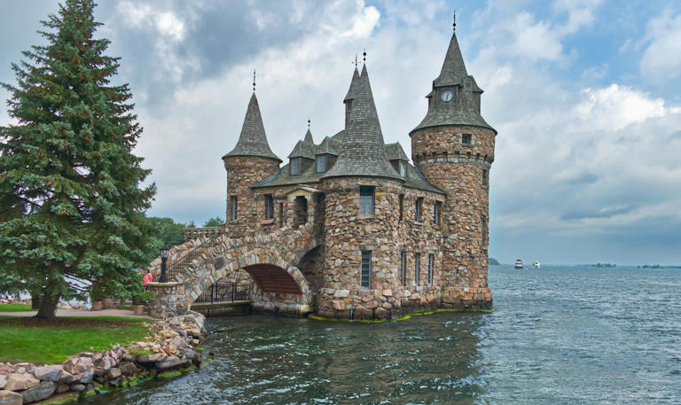 15 US Castles That Look Like They Belong In Europe