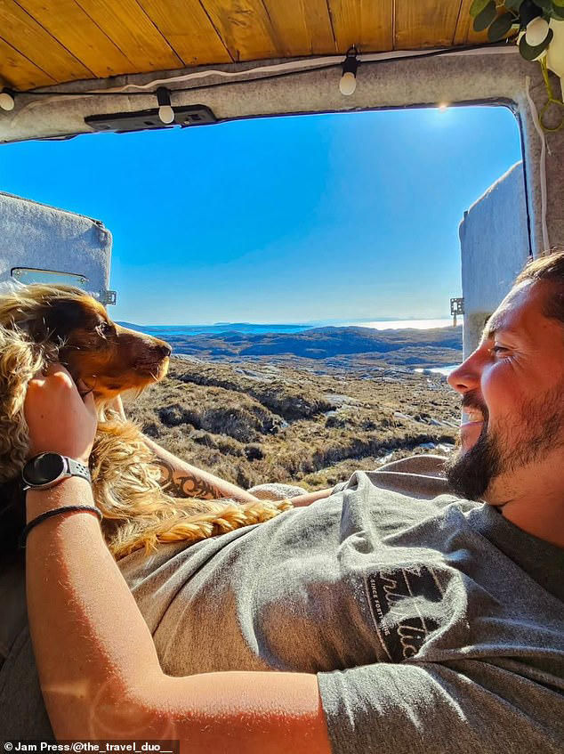 Globe-trotting SPANIEL travels whopping 30,000 miles across 16 countries