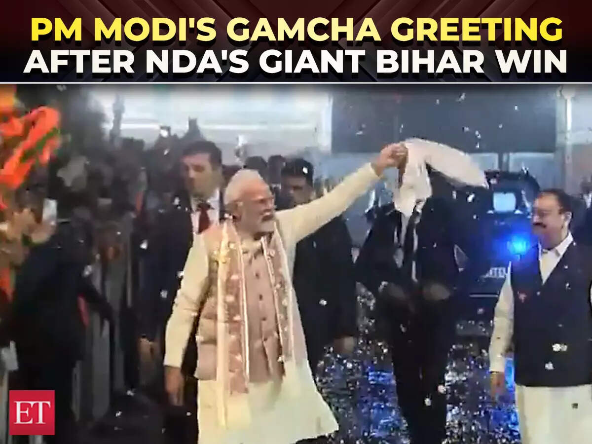 PM Modi's gamcha greeting as BJP celebrates NDA's giant Bihar win ...