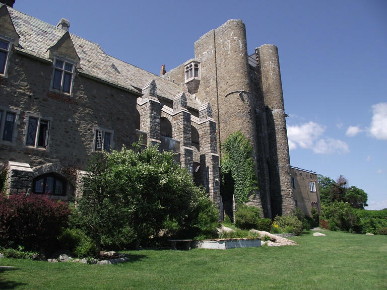 15 US Castles That Look Like They Belong In Europe