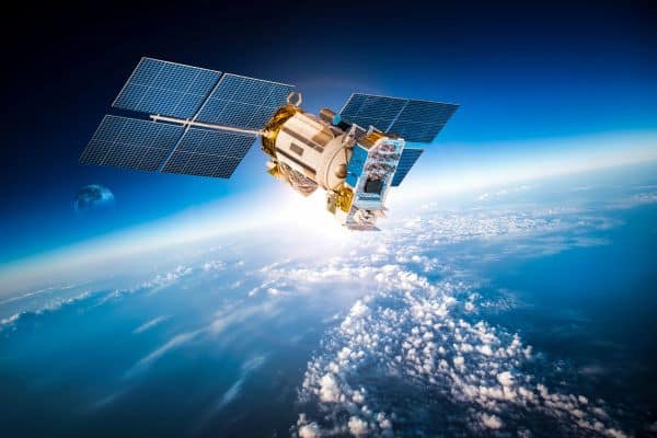 Amazon lança serviço de internet via satélite; Amazon LEO chega ao ...