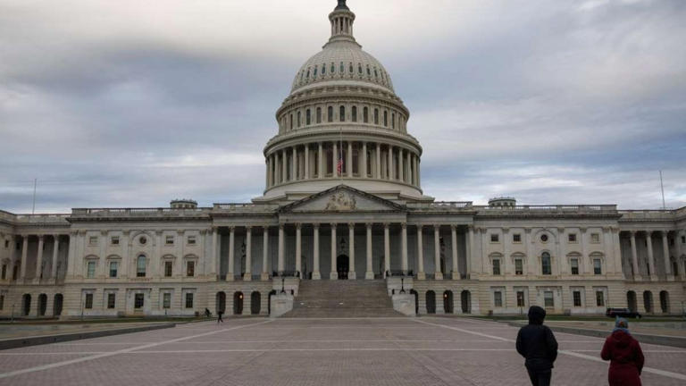 Millions could lose food stamps as White House battles states