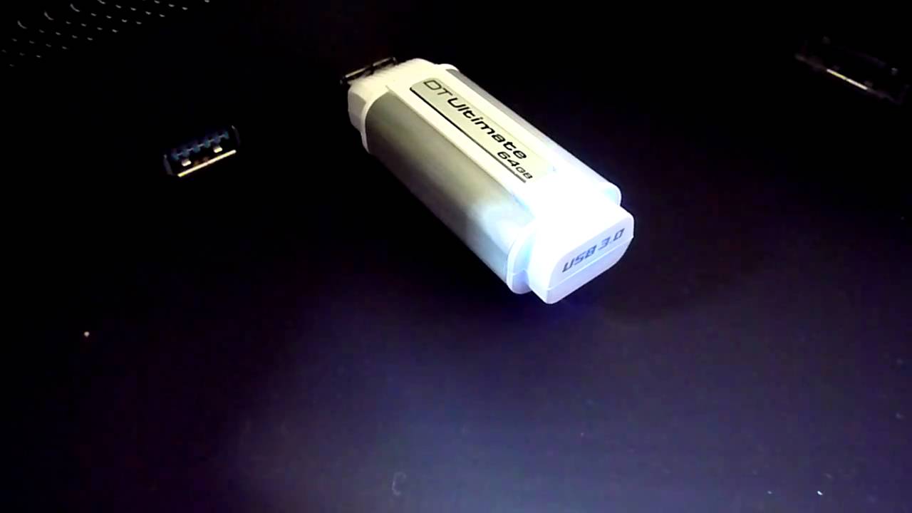 Kingston Data Traveler Ultimate 64GB USB 3.0 - powered on