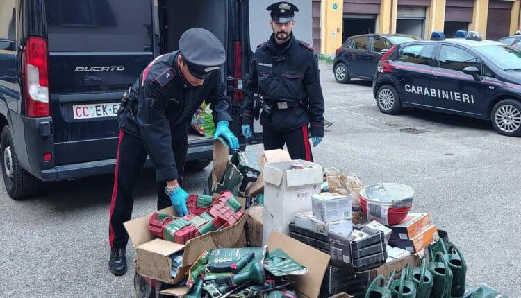 Forlì: 42enne arrestato dai Carabinieri per detenzione illegale di armi ...