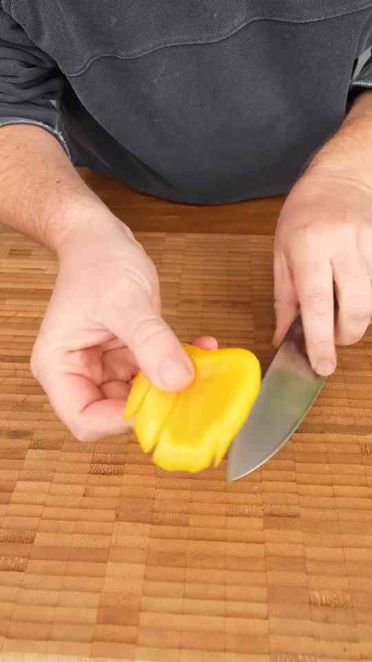 Subscriber taught me this pepper dicing trick and it actually works