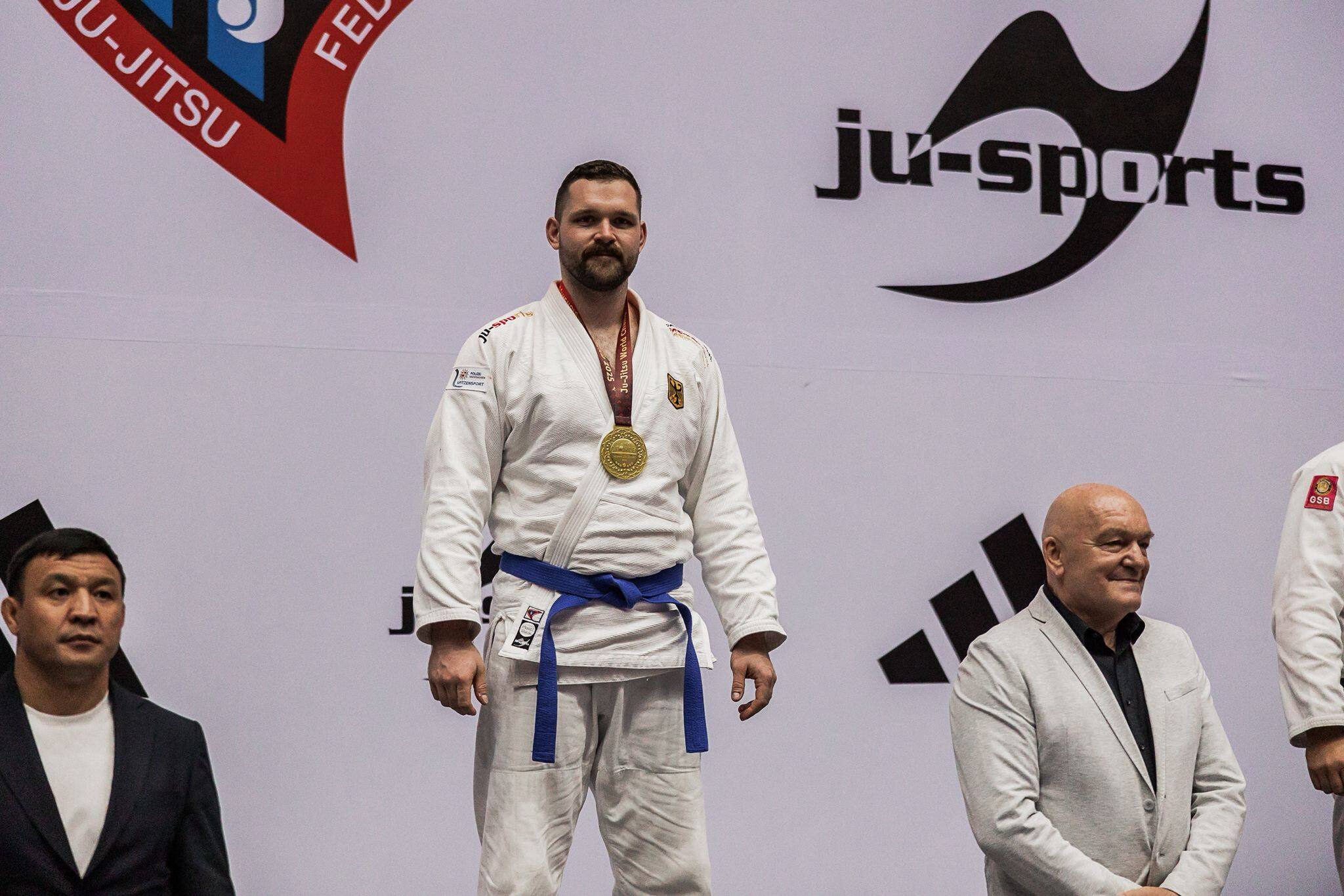 Ju-Jutsu-Kämpfer aus Apelern: Fabian Meyer holt Gold bei der WM in Bangkok