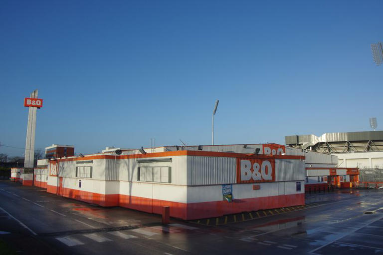 Hundreds of new homes to be built on site of old Greater Manchester B&Q ...