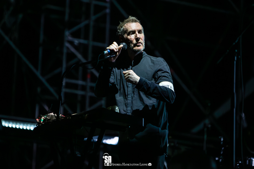 I Massive Attack, Brian Eno e centinaia di musicisti chiedono a Live Nation di interrompere gli ...