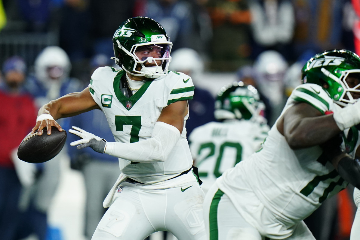 Ex-Jets Star Doesn't Hold Back On Justin Fields After Patriots Performance