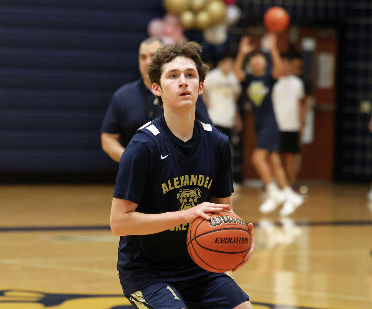 New look, same expectations for Alexander boys basketball