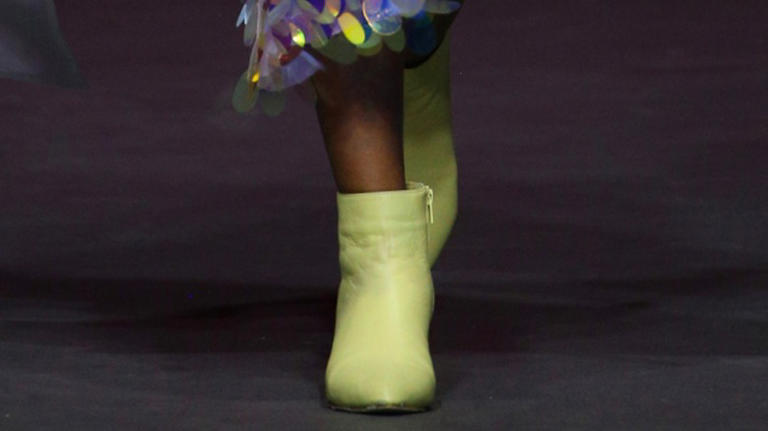 3 Boot Color Trends You'll Be Seeing Everywhere Winter 2025 (And The ...